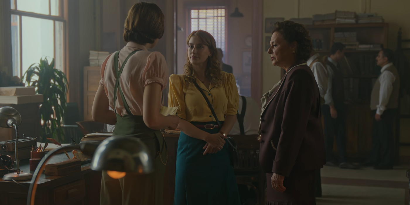 Timelines and Time Travel in Midnight at the Pera Palace, Explained
