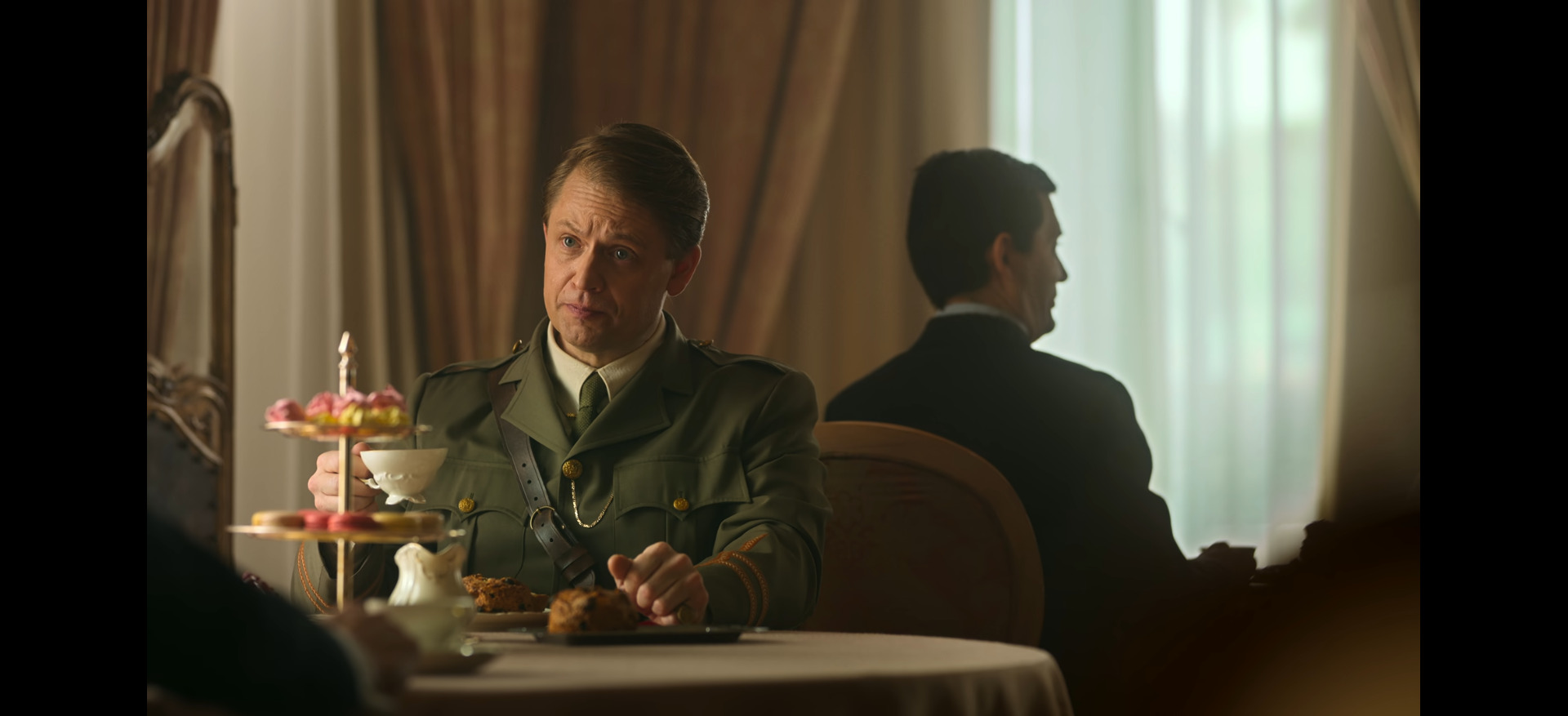 Timelines and Time Travel in Midnight at the Pera Palace, Explained