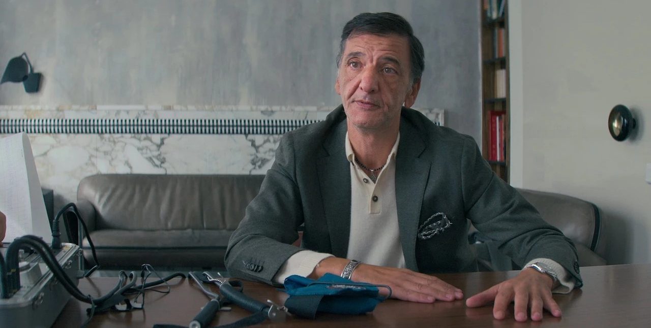 18 Best Con Artist Movies and Shows on Netflix Right Now