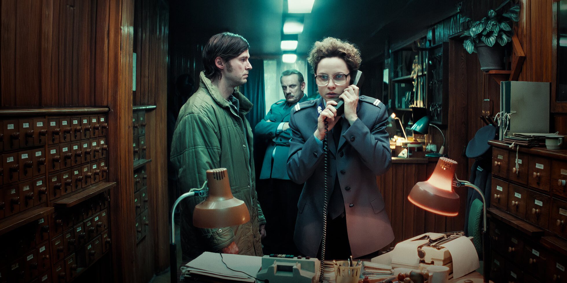 8 Best UFO Movies and Shows on Netflix Right Now
